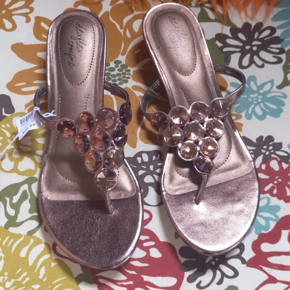 dexflex comfort | Shoes | Bronze Sandals | Poshmark